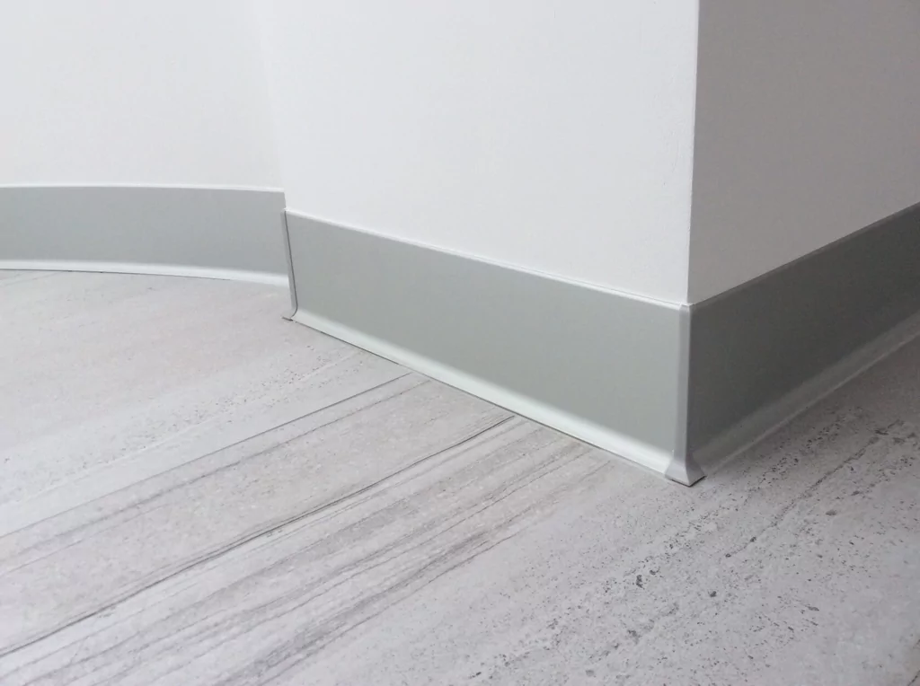 Плинтус алюминиевый напольный 60мм\80мм\100мм (229239044) купить с ...